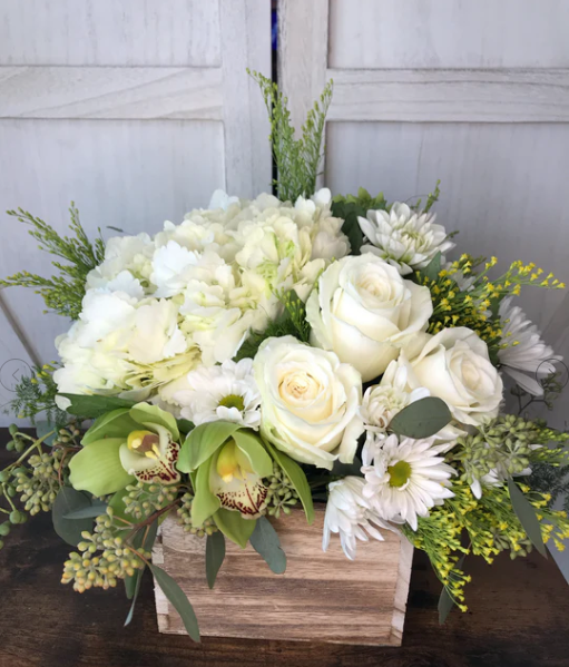 Winter Whites: Elegant Floral Arrangements for January Décor – Lia's ...