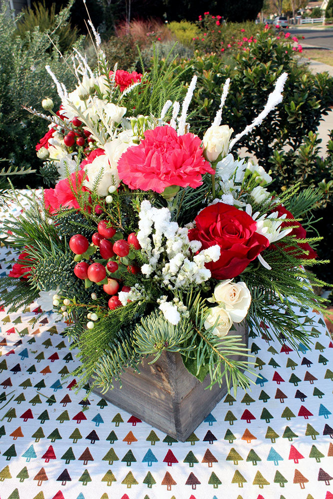 Mini Winter Wonderland Flowers | Christmas Greens & Roses in Rustic Box ...